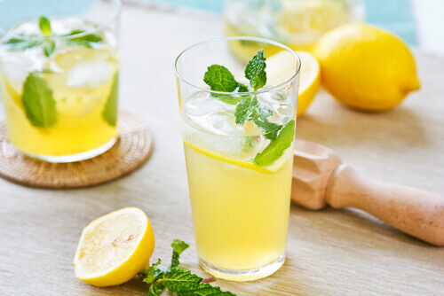 Benefícios de beber limonada regularmente - Melhor com Saúde